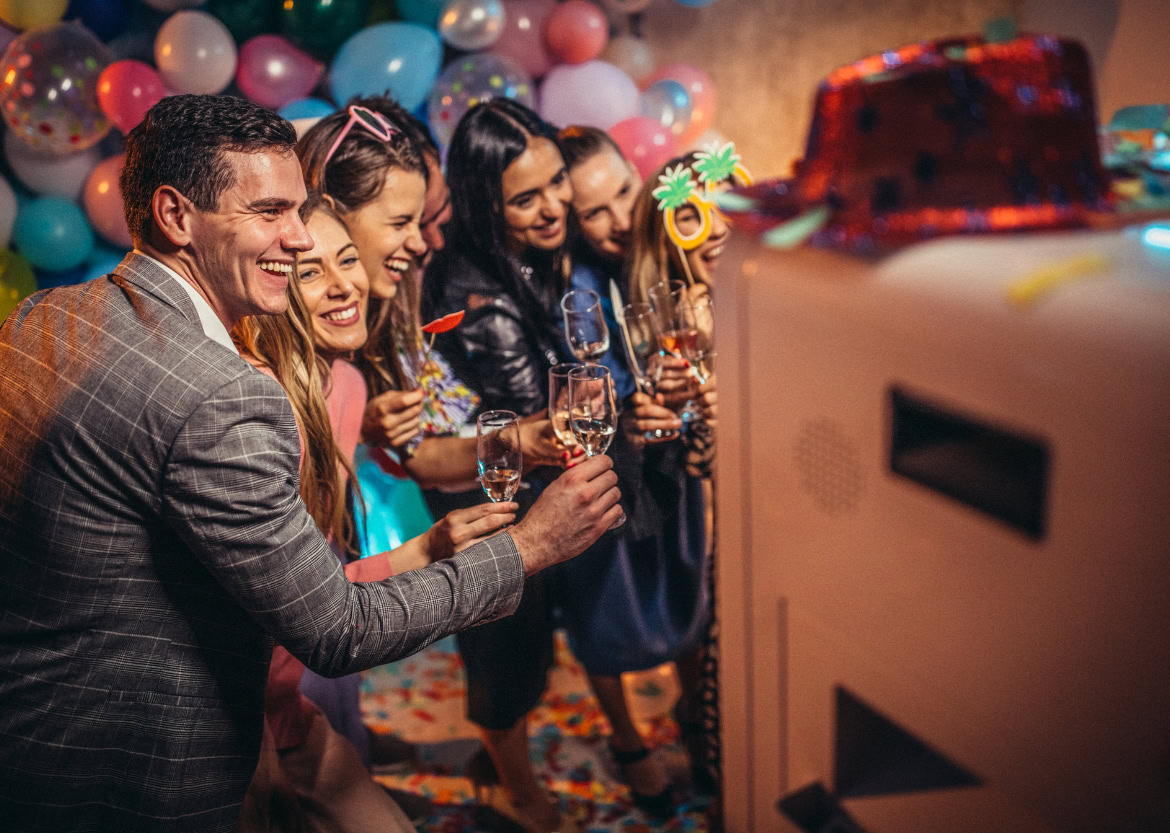 Features: Photo Booths - Alabama Bridal & Wedding Expo